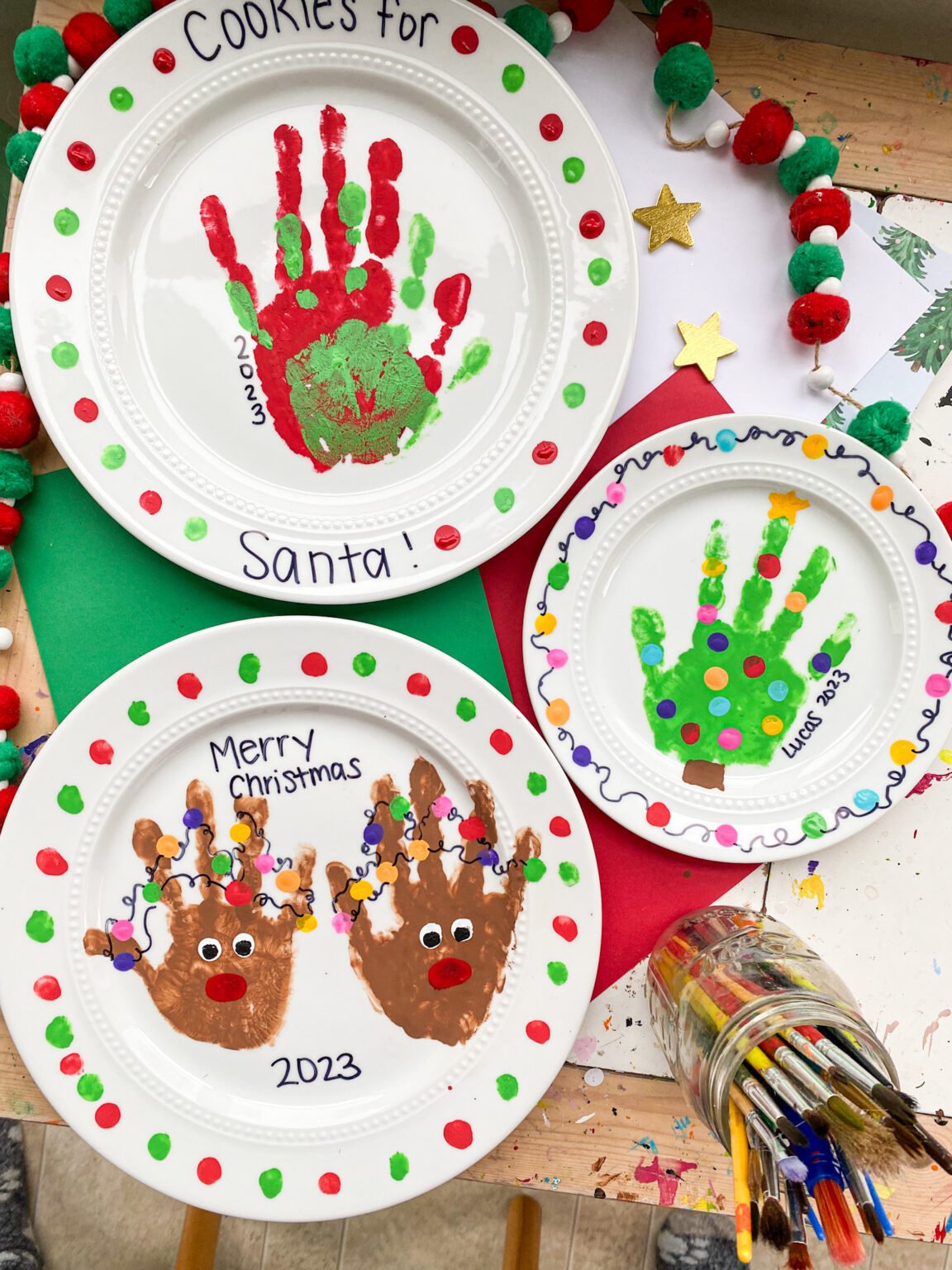 Christmas Plates Handprint Gift - ABCDee Learning